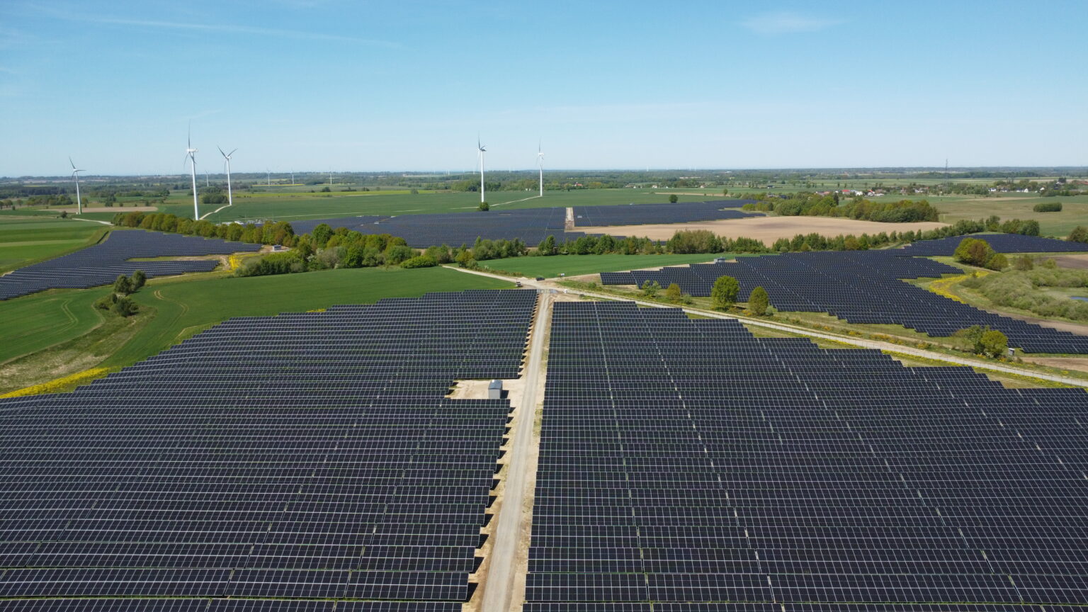 GOLDBECK SOLAR: Photovoltaic systems for commercial & industrial use